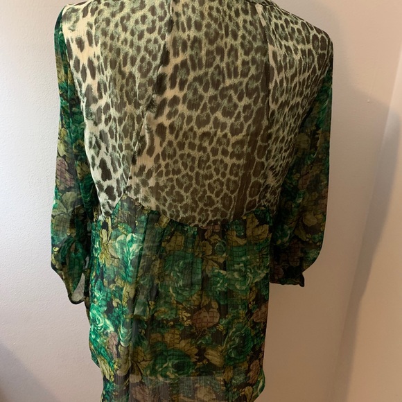 fig and flower | Tops | Fig Flower Green Animal Print Top Xl | Poshmark